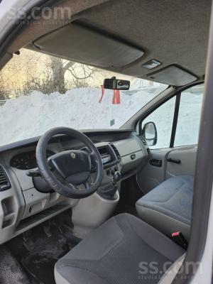 White Renault Trafic 2006 in Jelgava, with an engine capacity of 1.90 L and mileage of 415 thousand km for 3195 €, photo 10 on AUTOMOTO.COM.LV
