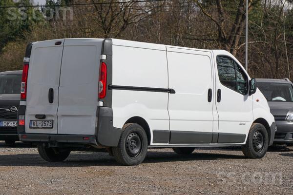 White Renault Trafic 2006 in Riga, with an engine capacity of 1.90 L and mileage of 365 thousand km for 2790 €, photo 4 on AUTOMOTO.COM.LV