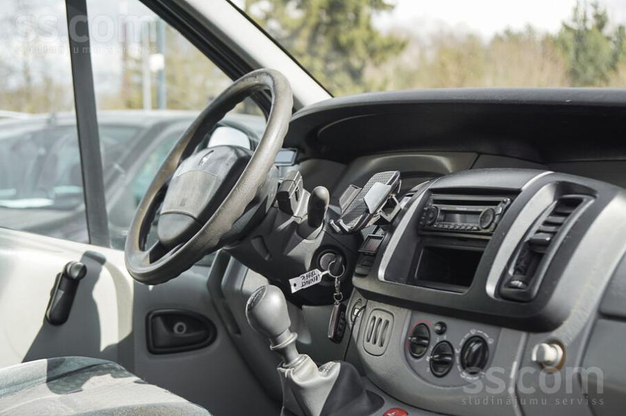Balts Renault Trafic 2006 Rīga, ar dzinēja tilpumu 1.90 L un nobraukumu 365 tūkst. km par 2790 €, foto 7 vietnē AUTOMOTO.COM.LV