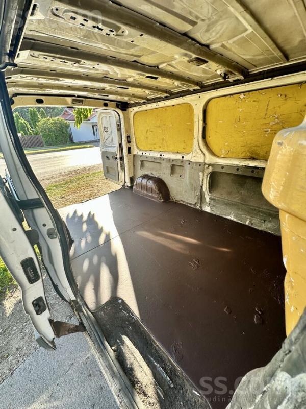 Balts Renault Trafic 2006 Jūrmala, ar dzinēja tilpumu 2.50 L un nobraukumu 355 tūkst. km par 3500 €, foto 6 vietnē AUTOMOTO.COM.LV