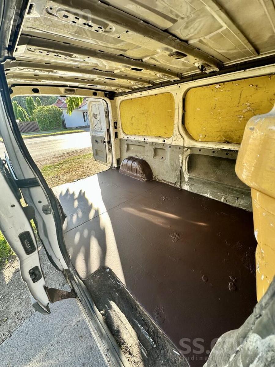 Balts Renault Trafic 2006 Jūrmala, ar dzinēja tilpumu 2.50 L un nobraukumu 355 tūkst. km par 3500 €, foto 7 vietnē AUTOMOTO.COM.LV