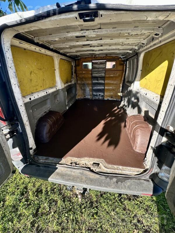 Balts Renault Trafic 2006 Jūrmala, ar dzinēja tilpumu 2.50 L un nobraukumu 355 tūkst. km par 3500 €, foto 7 vietnē AUTOMOTO.COM.LV