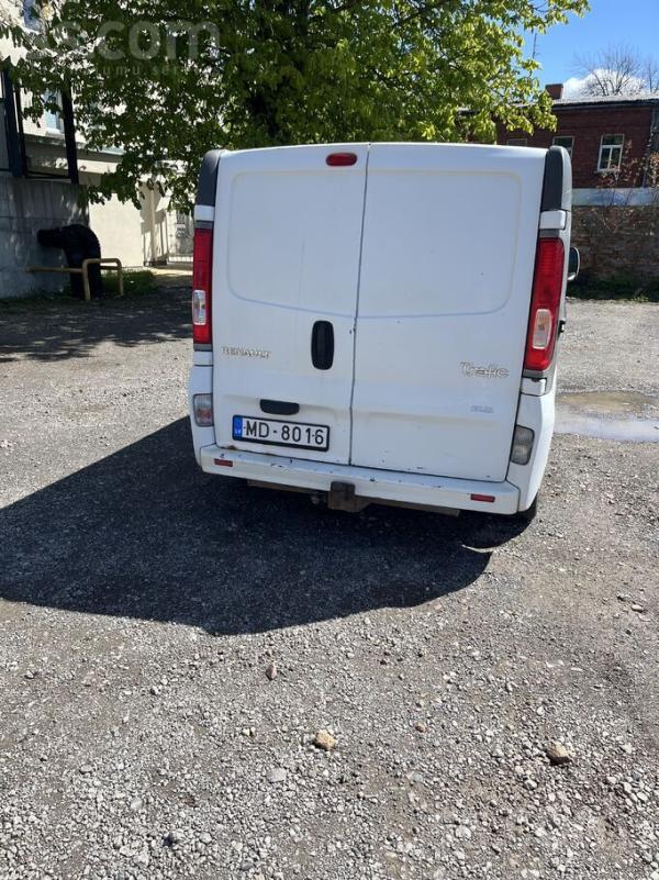White Renault Trafic 2007 in Liepaja, with an engine capacity of 2.00 L and mileage of 362 thousand km for 5990 €, photo 3 on AUTOMOTO.COM.LV