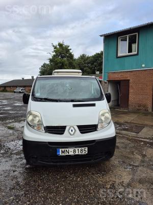 White Renault Trafic 2007 in Daugavpils, with an engine capacity of 2.00 L and mileage of 303 thousand km for 3000 €, photo 2 on AUTOMOTO.COM.LV