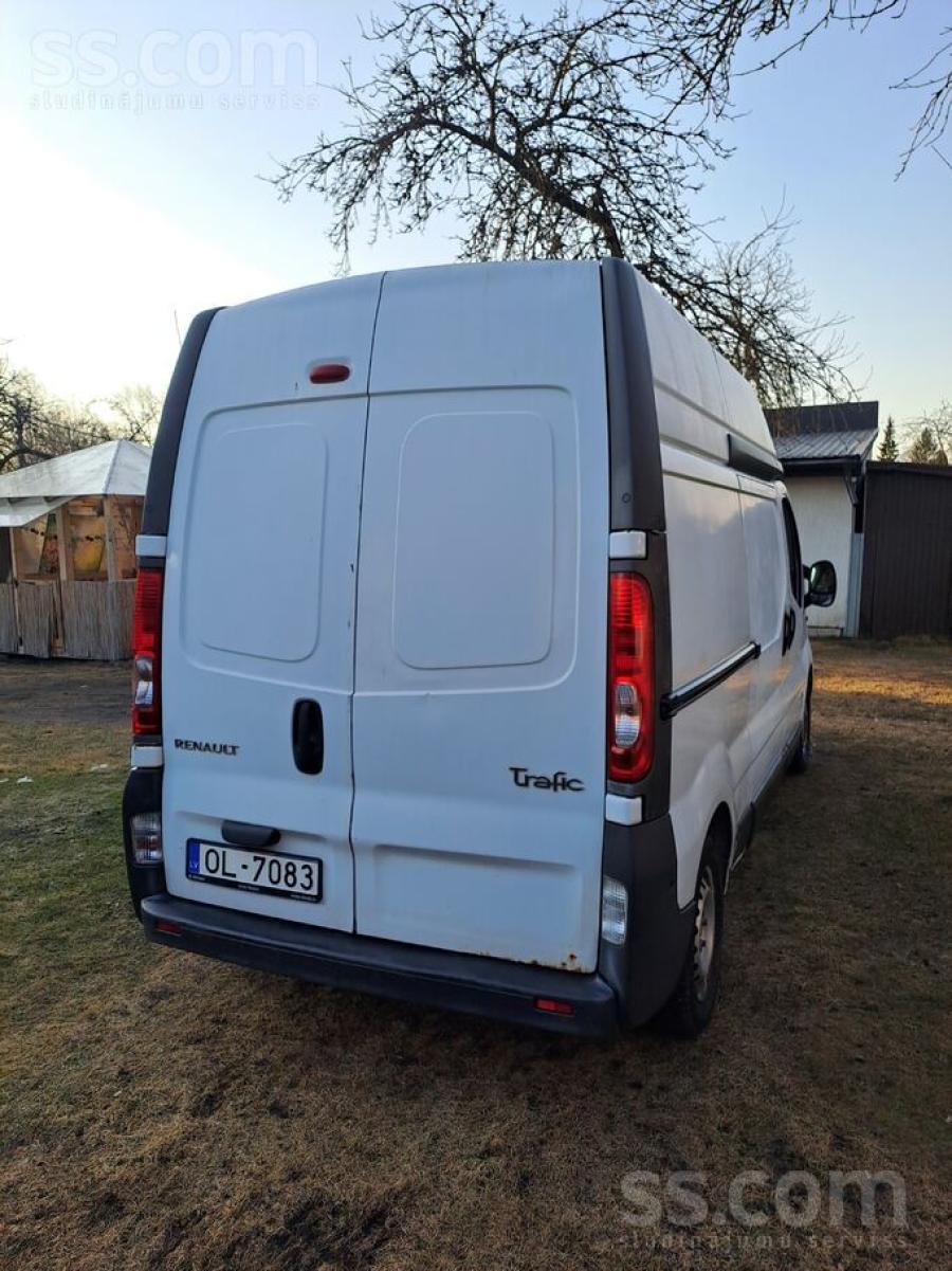 Balts Renault Trafic 2007 Rīga, ar dzinēja tilpumu 2.00 L un nobraukumu 362 tūkst. km par 2200 €, foto 4 vietnē AUTOMOTO.COM.LV