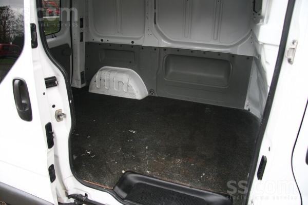 White Renault Trafic 2007 in Tukums, with an engine capacity of 2.00 L and mileage of 0 thousand km for 6150 €, photo 8 on AUTOMOTO.COM.LV