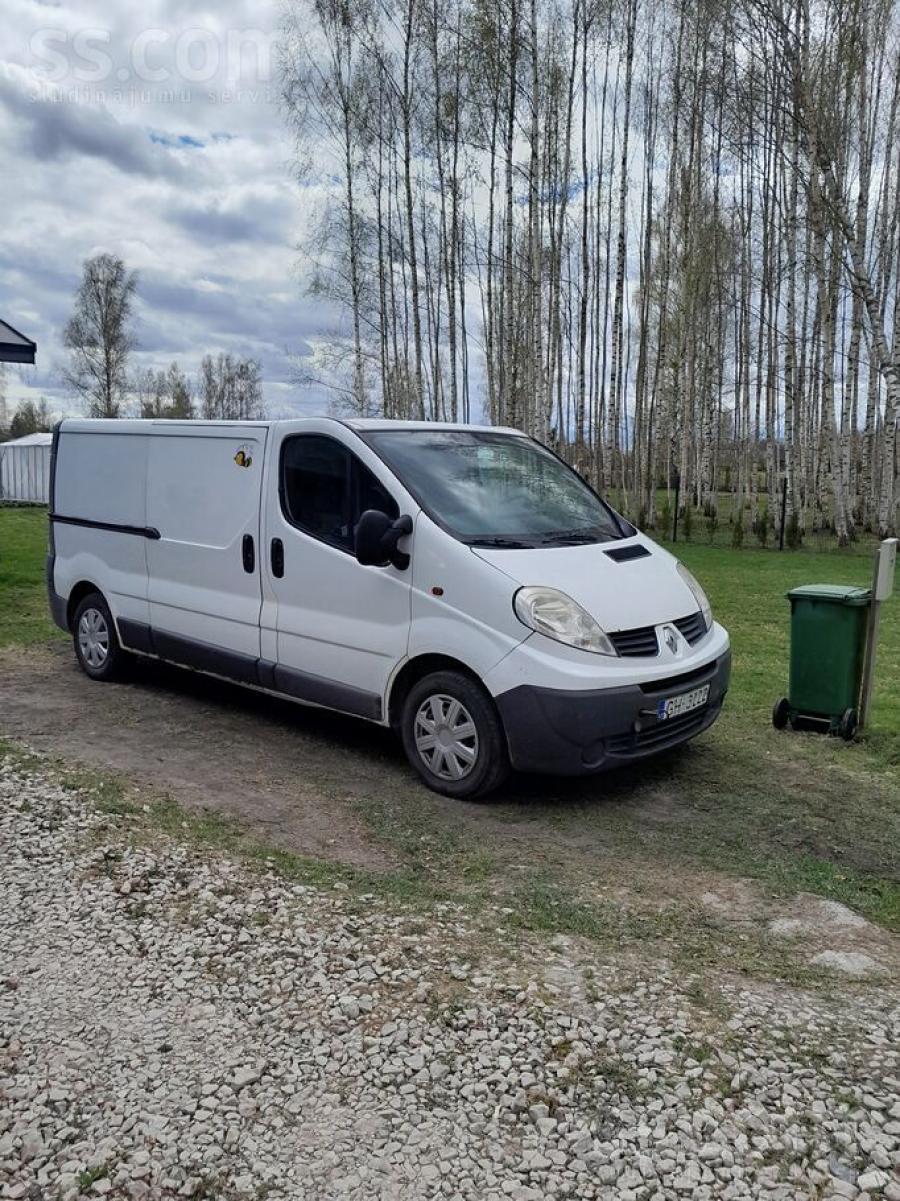 Белый Рено Трафик 2007 в Елгава, объемом двигателя 2.00 л и пробегом 650 тыс. км за 1000 €, фото 1 на AUTOMOTO.COM.LV