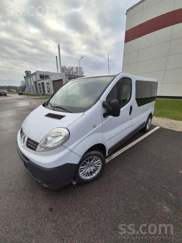 White Renault Trafic 2007 in Riga, with an engine capacity of 1.90 L and mileage of 350 thousand km for 3700 €, photo 3 on AUTOMOTO.COM.LV