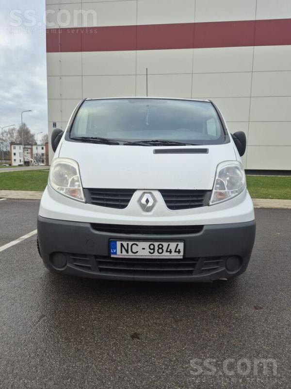 White Renault Trafic 2007 in Riga, with an engine capacity of 1.90 L and mileage of 350 thousand km for 3700 €, photo 5 on AUTOMOTO.COM.LV