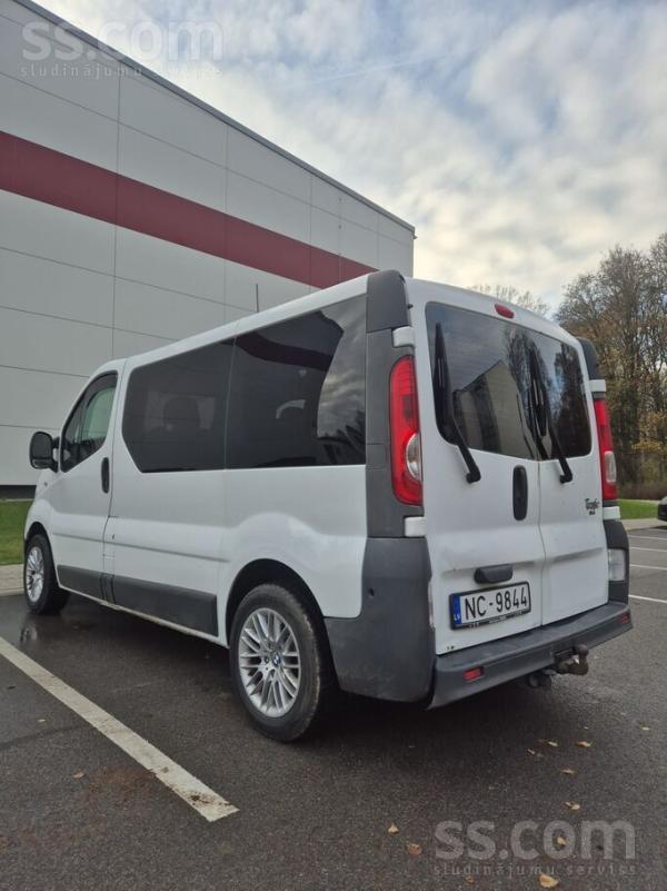 White Renault Trafic 2007 in Riga, with an engine capacity of 1.90 L and mileage of 350 thousand km for 3700 €, photo 8 on AUTOMOTO.COM.LV