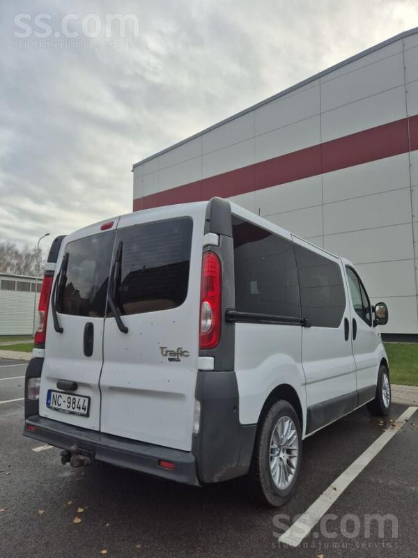 White Renault Trafic 2007 in Riga, with an engine capacity of 1.90 L and mileage of 350 thousand km for 3700 €, photo 9 on AUTOMOTO.COM.LV