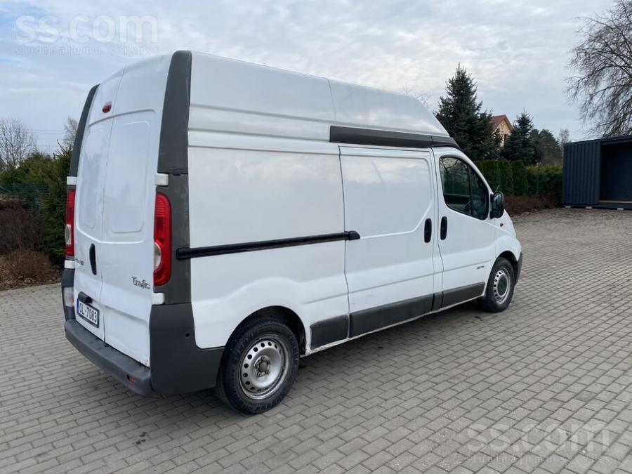 Balts Renault Trafic 2007 Rīga, ar dzinēja tilpumu 2.00 L un nobraukumu 365 tūkst. km par 3250 €, foto 3 vietnē AUTOMOTO.COM.LV