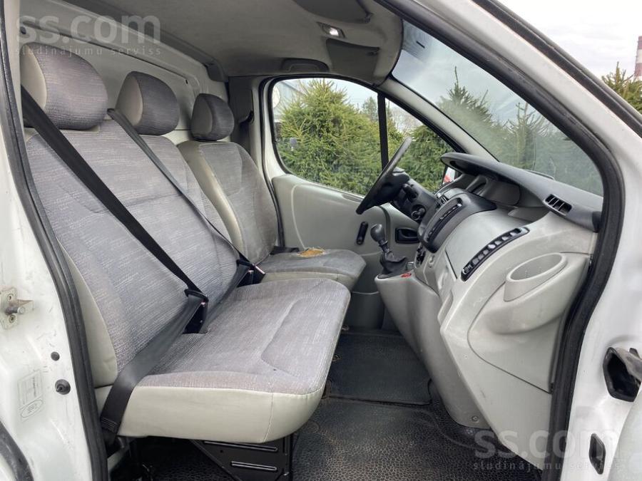 Balts Renault Trafic 2007 Rīga, ar dzinēja tilpumu 2.00 L un nobraukumu 365 tūkst. km par 3250 €, foto 9 vietnē AUTOMOTO.COM.LV