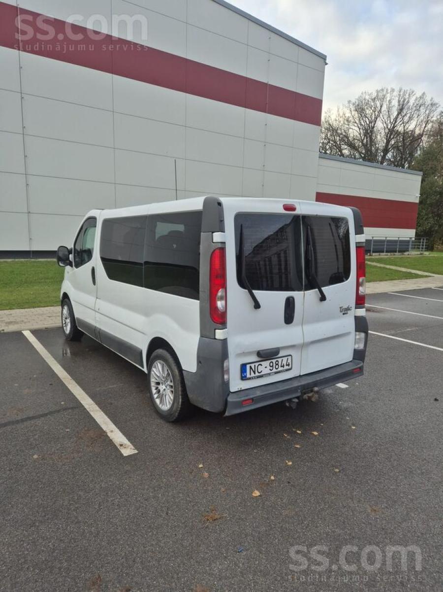 White Renault Trafic 2007 in Riga, with an engine capacity of 1.90 L and mileage of 350 thousand km for 3983 €, photo 8 on AUTOMOTO.COM.LV
