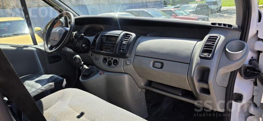 Balts Renault Trafic 2007 Valmiera, ar dzinēja tilpumu 2.00 L un nobraukumu 474 tūkst. km par 2600 €, foto 10 vietnē AUTOMOTO.COM.LV