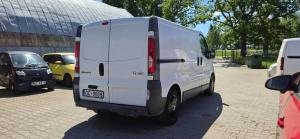 White Renault Trafic 2007 in Valmiera, with an engine capacity of 2.00 L and mileage of 474 thousand km for 2600 €, photo 4 on AUTOMOTO.COM.LV