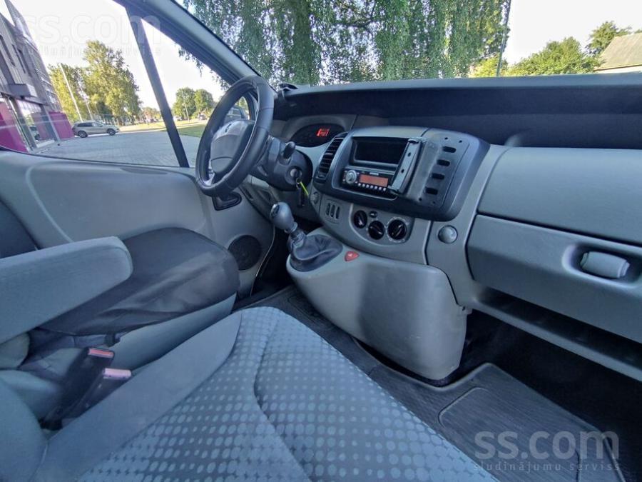 Balts Renault Trafic 2007 Rīga, ar dzinēja tilpumu 2.00 L un nobraukumu 203 tūkst. km par 4490 €, foto 9 vietnē AUTOMOTO.COM.LV