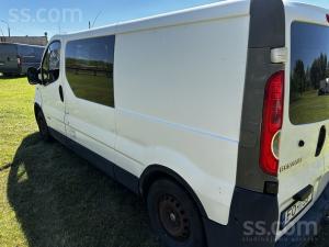 White Renault Trafic 2007 in Daugavpils, with an engine capacity of 2.00 L and mileage of 406 thousand km for 3600 €, photo 8 on AUTOMOTO.COM.LV