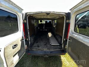 White Renault Trafic 2007 in Daugavpils, with an engine capacity of 2.00 L and mileage of 406 thousand km for 3600 €, photo 13 on AUTOMOTO.COM.LV