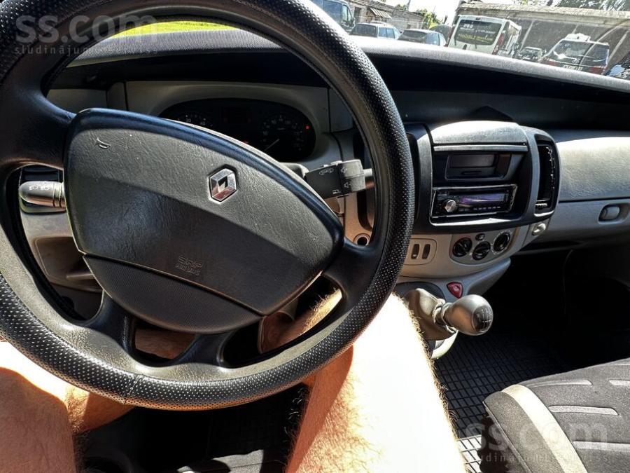 White Renault Trafic 2007 in Daugavpils, with an engine capacity of 2.00 L and mileage of 406 thousand km for 3600 €, photo 14 on AUTOMOTO.COM.LV