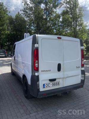 White Renault Trafic 2007 in Cesis, with an engine capacity of 2.00 L and mileage of 283 thousand km for 3600 €, photo 6 on AUTOMOTO.COM.LV