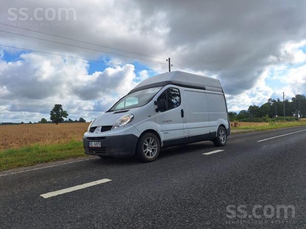 White Renault Trafic 2007 in Preili, with an engine capacity of 2.00 L and mileage of 420 thousand km for 4350 €, photo 1 on AUTOMOTO.COM.LV
