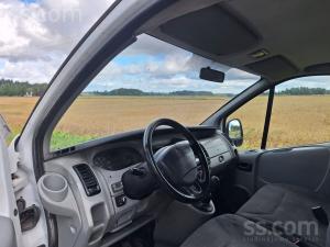 White Renault Trafic 2007 in Preili, with an engine capacity of 2.00 L and mileage of 420 thousand km for 4350 €, photo 6 on AUTOMOTO.COM.LV
