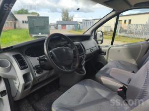 White Renault Trafic 2008 in Cesis, with an engine capacity of 2.50 L and mileage of 372 thousand km for 2800 €, photo 7 on AUTOMOTO.COM.LV