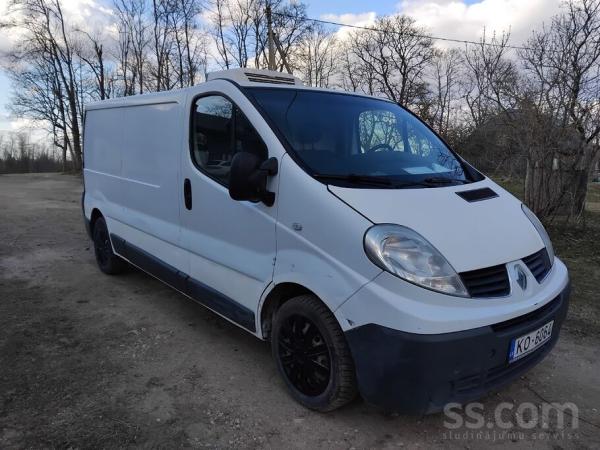Balts Renault Trafic 2008 Cēsis, ar dzinēja tilpumu 2.00 L un nobraukumu 421 tūkst. km par 3500 €, foto 6 vietnē AUTOMOTO.COM.LV