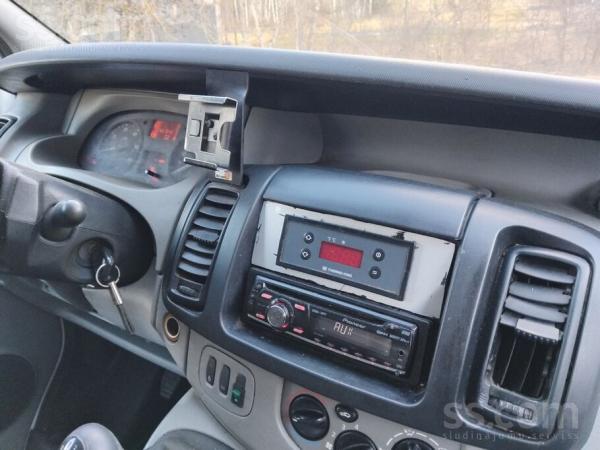 Balts Renault Trafic 2008 Cēsis, ar dzinēja tilpumu 2.00 L un nobraukumu 421 tūkst. km par 3500 €, foto 7 vietnē AUTOMOTO.COM.LV