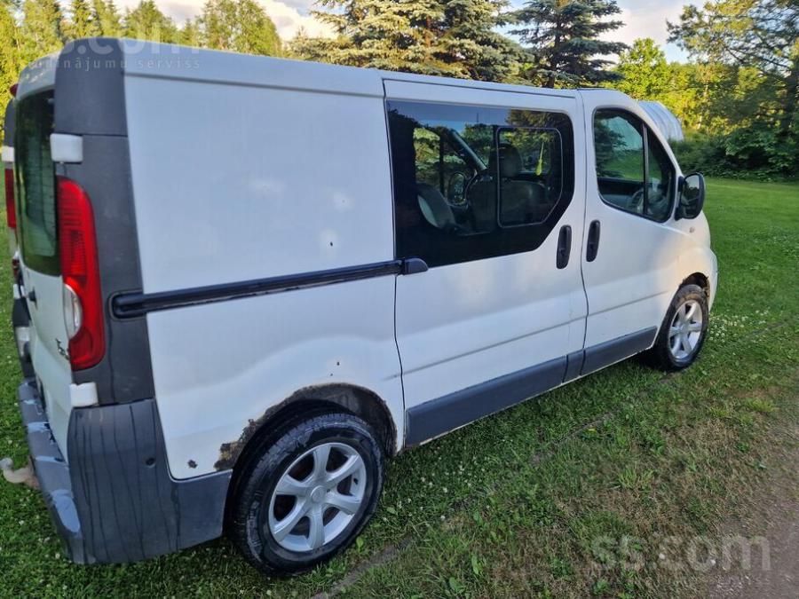 White Renault Trafic 2008 in Riga, with an engine capacity of 2.00 L and mileage of 319 thousand km for 3200 €, photo 5 on AUTOMOTO.COM.LV