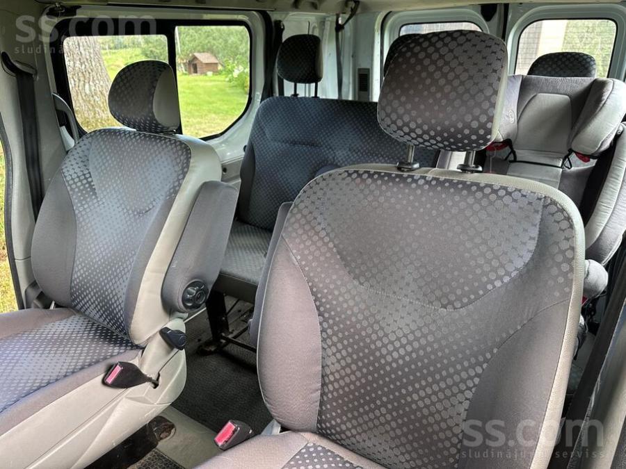 White Renault Trafic 2008 in Riga, with an engine capacity of 2.00 L and mileage of 319 thousand km for 3200 €, photo 9 on AUTOMOTO.COM.LV
