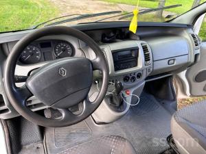 White Renault Trafic 2008 in Riga, with an engine capacity of 2.00 L and mileage of 319 thousand km for 3200 €, photo 10 on AUTOMOTO.COM.LV