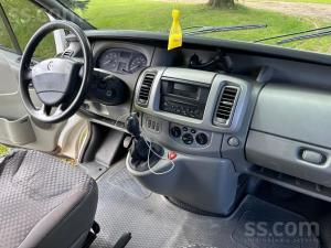White Renault Trafic 2008 in Riga, with an engine capacity of 2.00 L and mileage of 319 thousand km for 3200 €, photo 12 on AUTOMOTO.COM.LV