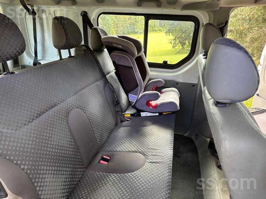 White Renault Trafic 2008 in Riga, with an engine capacity of 2.00 L and mileage of 319 thousand km for 3200 €, photo 15 on AUTOMOTO.COM.LV