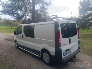White Renault Trafic 2008 in Riga, with an engine capacity of 2.00 L and mileage of 218 thousand km for 5500 €, photo 5 on AUTOMOTO.COM.LV