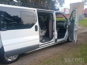 White Renault Trafic 2008 in Riga, with an engine capacity of 2.00 L and mileage of 218 thousand km for 5500 €, photo 6 on AUTOMOTO.COM.LV