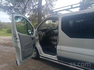 White Renault Trafic 2008 in Riga, with an engine capacity of 2.00 L and mileage of 218 thousand km for 5500 €, photo 8 on AUTOMOTO.COM.LV