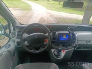 White Renault Trafic 2008 in Riga, with an engine capacity of 2.00 L and mileage of 218 thousand km for 5500 €, photo 10 on AUTOMOTO.COM.LV