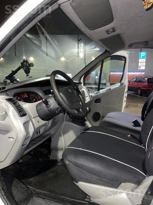 White Renault Trafic 2008 in Riga, with an engine capacity of 2.00 L and mileage of 455 thousand km for 4500 €, photo 6 on AUTOMOTO.COM.LV