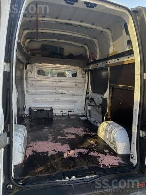 White Renault Trafic 2008 in Riga, with an engine capacity of 2.00 L and mileage of 455 thousand km for 4500 €, photo 13 on AUTOMOTO.COM.LV