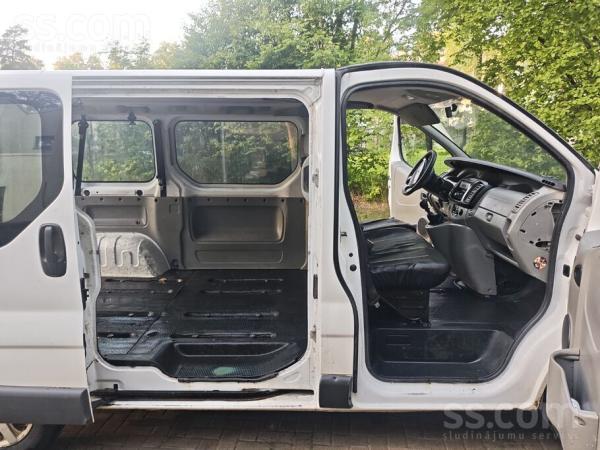 White Renault Trafic 2008 in Riga, with an engine capacity of 1.90 L and mileage of 490 thousand km for 2990 €, photo 3 on AUTOMOTO.COM.LV