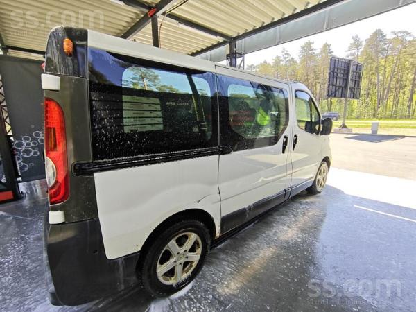 White Renault Trafic 2008 in Riga, with an engine capacity of 1.90 L and mileage of 490 thousand km for 2990 €, photo 7 on AUTOMOTO.COM.LV