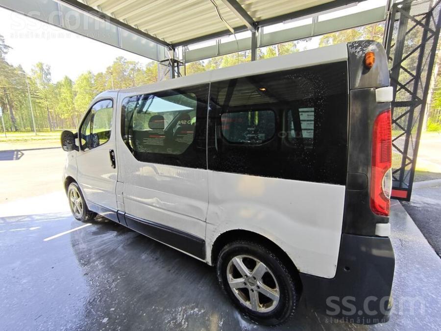 White Renault Trafic 2008 in Riga, with an engine capacity of 1.90 L and mileage of 490 thousand km for 2990 €, photo 9 on AUTOMOTO.COM.LV