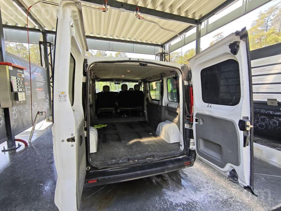 White Renault Trafic 2008 in Riga, with an engine capacity of 1.90 L and mileage of 490 thousand km for 2990 €, photo 11 on AUTOMOTO.COM.LV