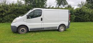 White Renault Trafic 2008 in Kivioli, with an engine capacity of 2.00 L and mileage of 223 thousand km for 3400 €, photo 3 on AUTOMOTO.COM.LV