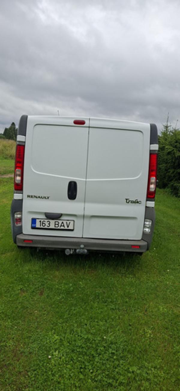 White Renault Trafic 2008 in Kivioli, with an engine capacity of 2.00 L and mileage of 223 thousand km for 3400 €, photo 3 on AUTOMOTO.COM.LV