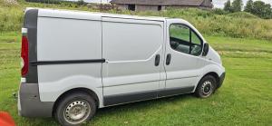 White Renault Trafic 2008 in Kivioli, with an engine capacity of 2.00 L and mileage of 223 thousand km for 3400 €, photo 5 on AUTOMOTO.COM.LV