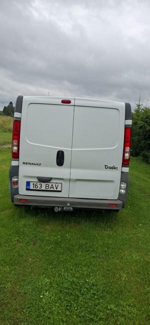 White Renault Trafic 2008 in Kivioli, with an engine capacity of 2.00 L and mileage of 223 thousand km for 3400 €, photo 13 on AUTOMOTO.COM.LV