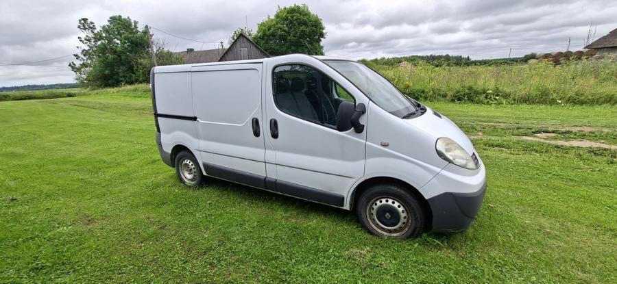 White Renault Trafic 2008 in Kivioli, with an engine capacity of 2.00 L and mileage of 223 thousand km for 3400 €, photo 15 on AUTOMOTO.COM.LV